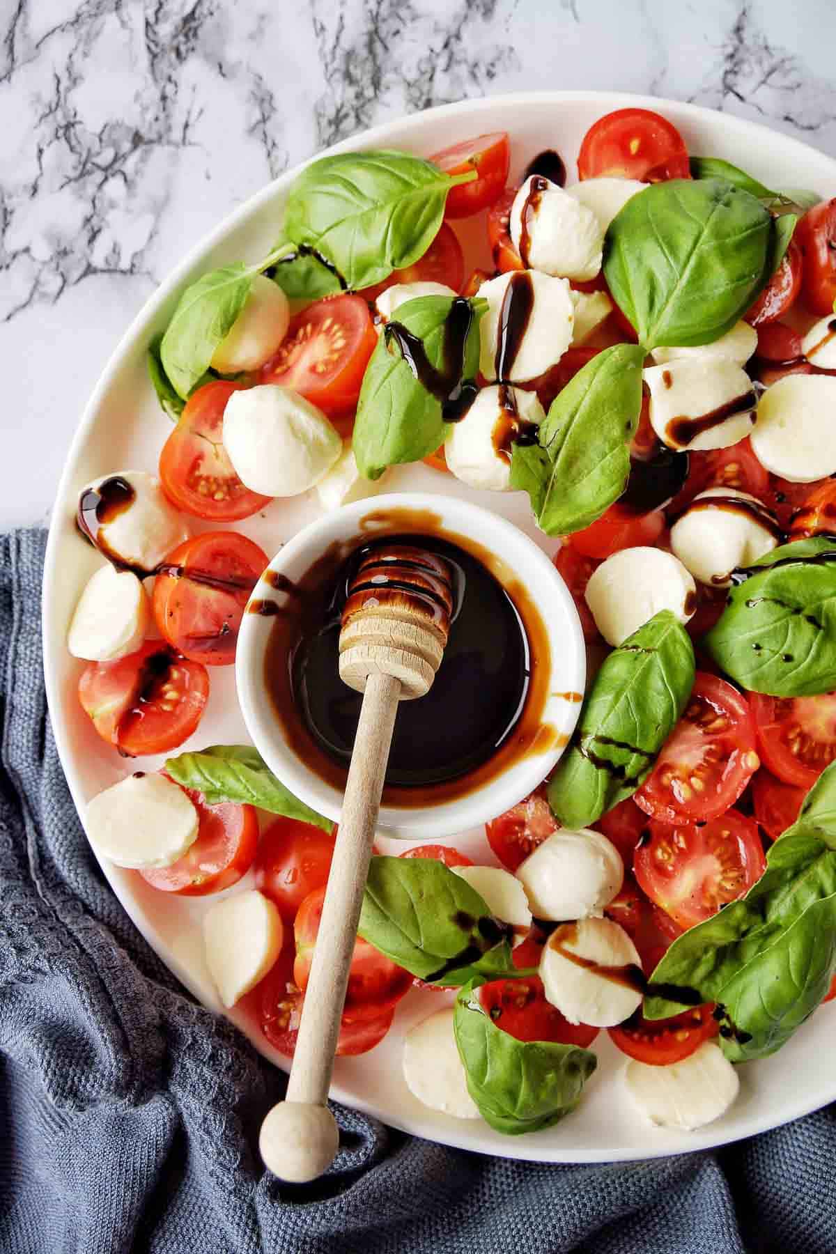 Caprese Salad (with 6 simple ingredients!) | Sweet Caramel Sunday