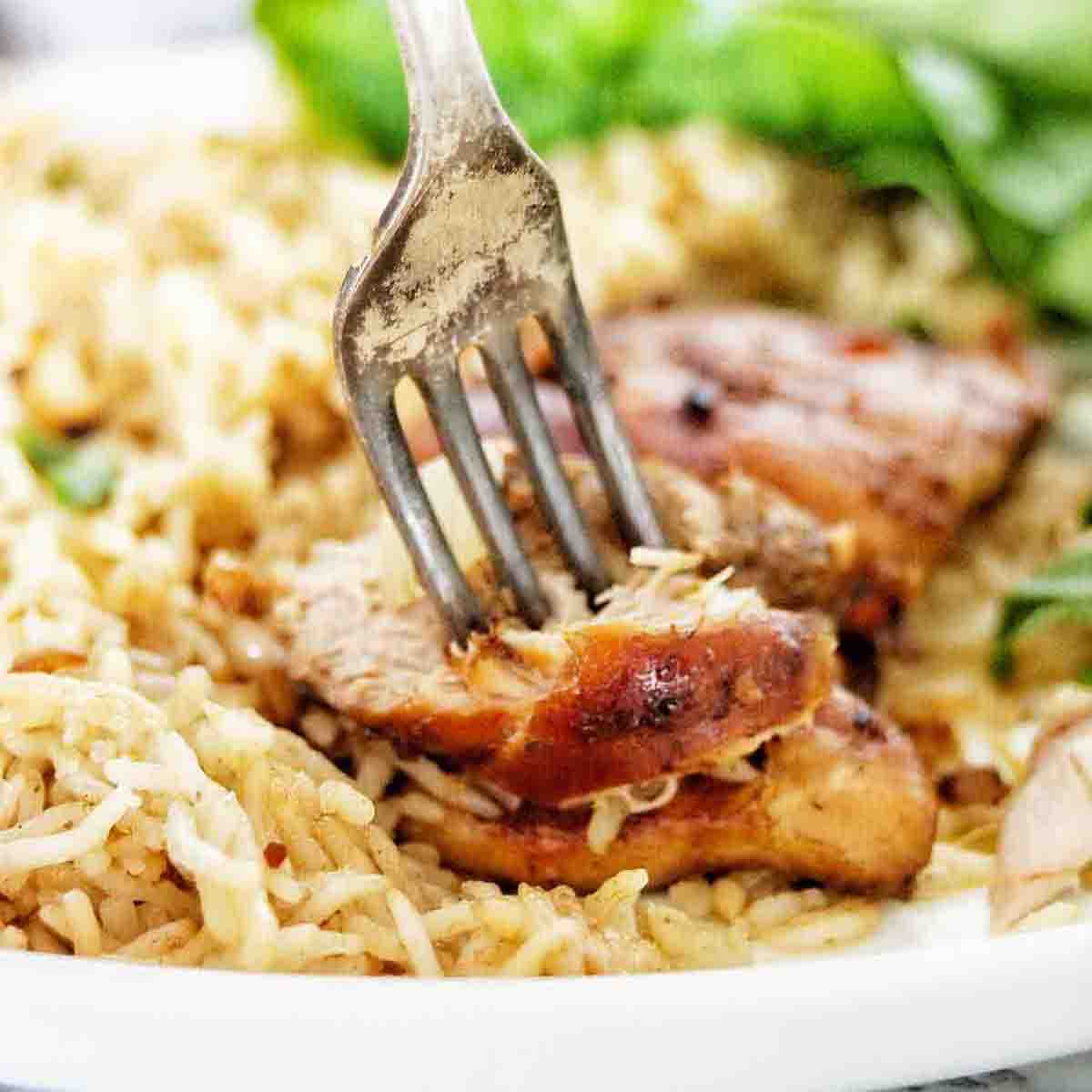 Chicken And Rice Tray Bake (+VIDEO) - Sweet Caramel Sunday