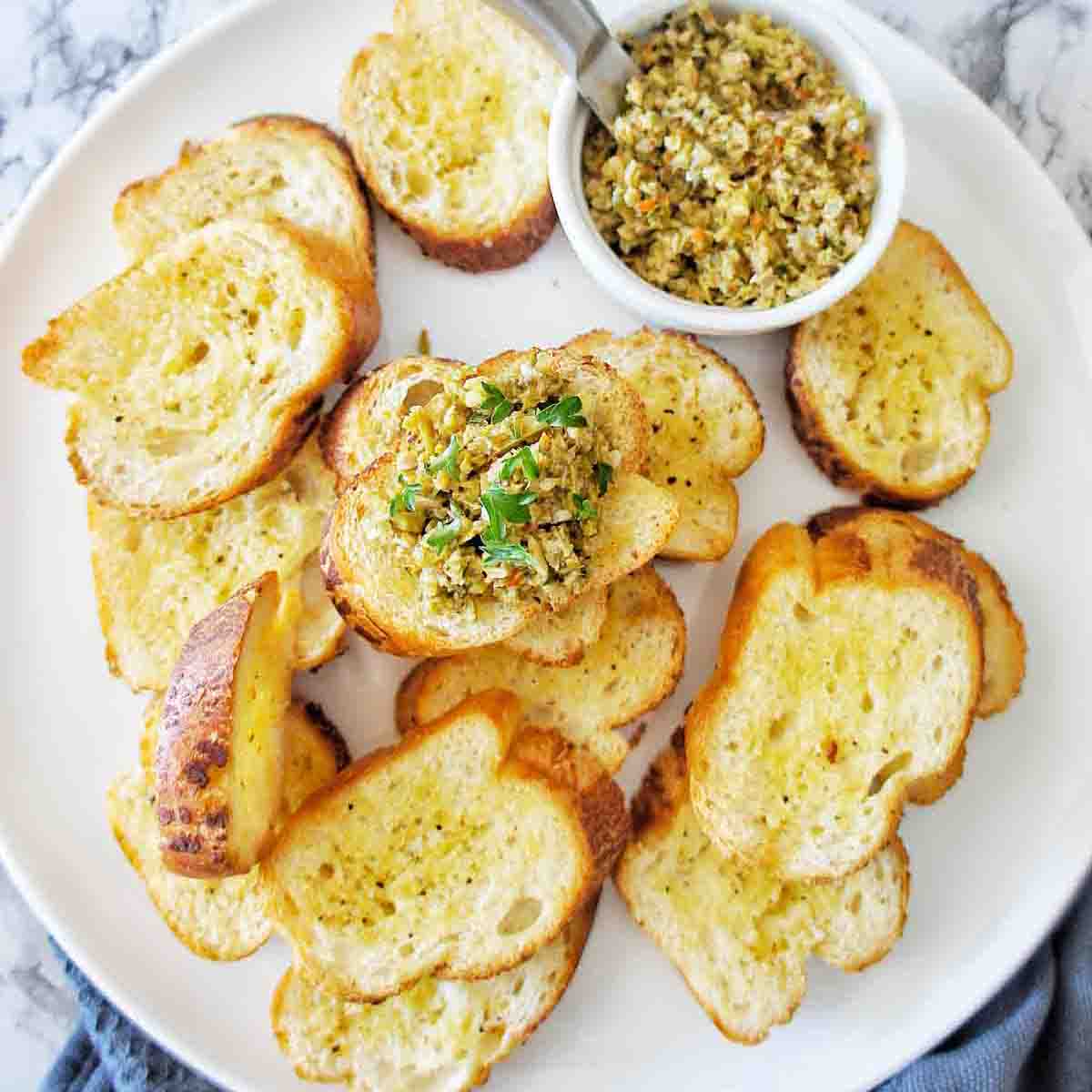 Easy Crostini - Sweet Caramel Sunday